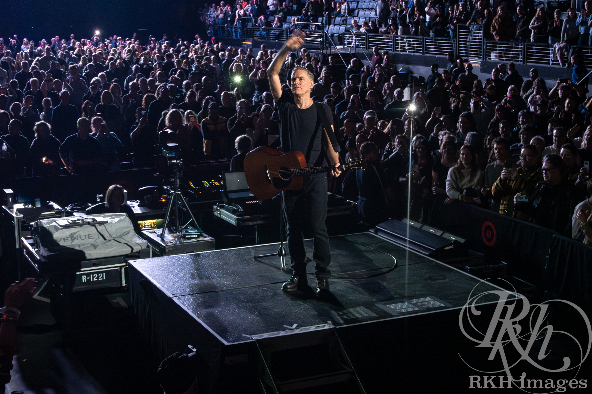 Bryan Adams - Target Center - Minneapolis MN - November 26th 2025 ...
